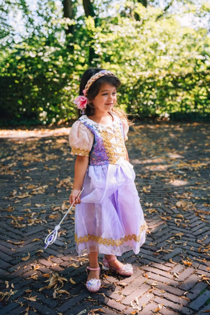 Rapunzel jurk + roze accessoires - Het Betere Merk